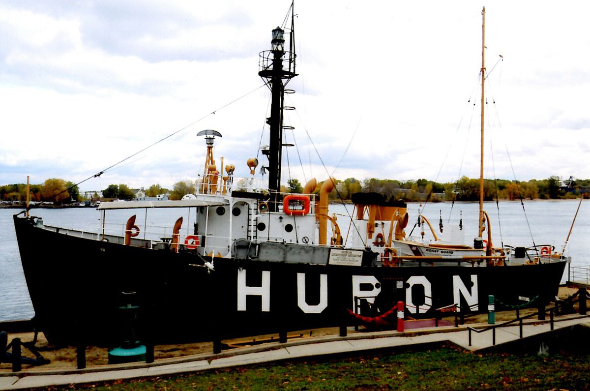 Floating lighthouses guided mariners for centuries - Wisconsin Marine ...